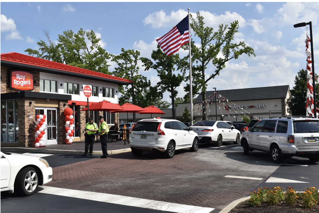 Iconic fast food chain makes 'long-anticipated return' with new ...